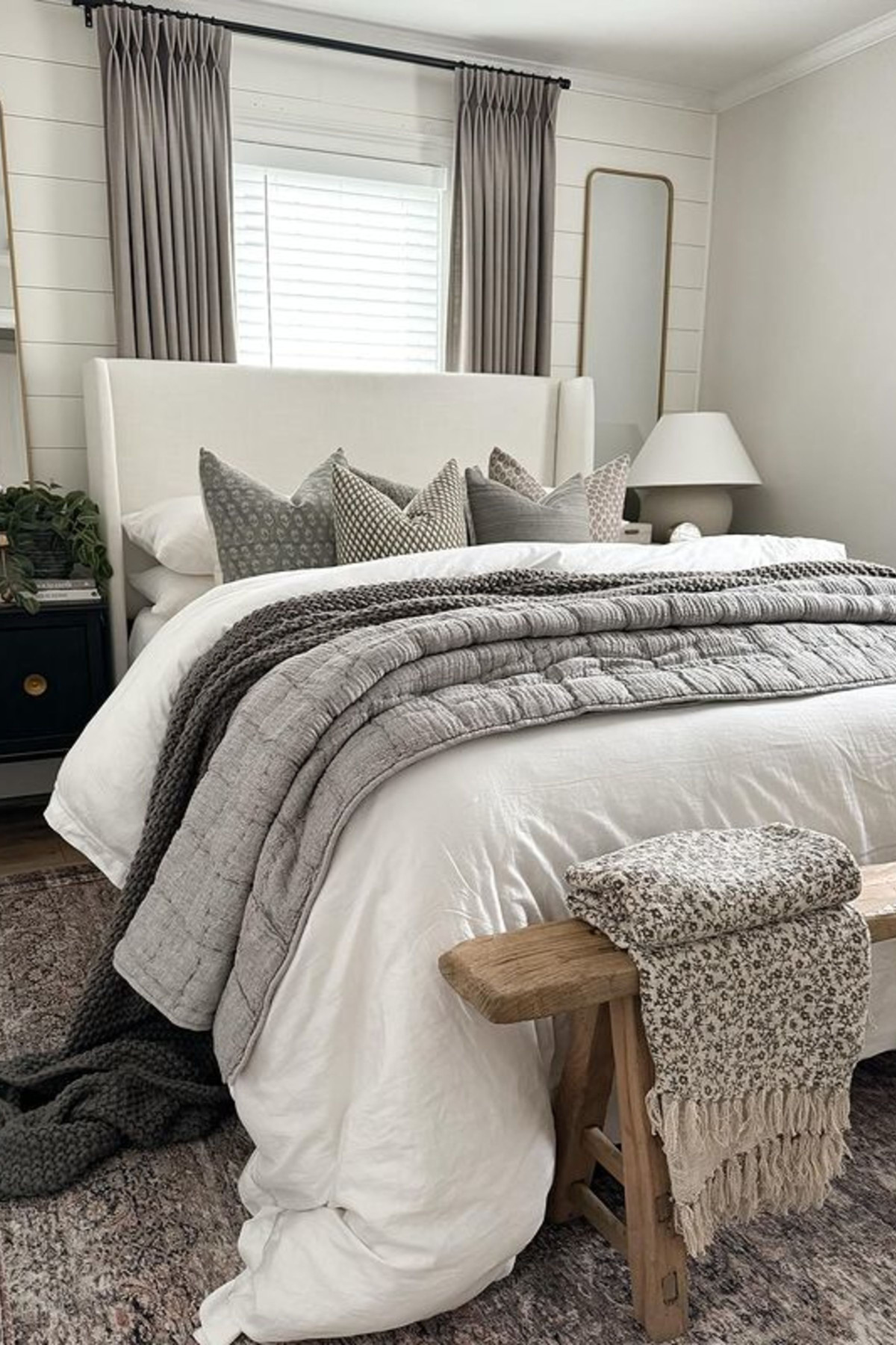 31 Neutral Home Decor Ideas With Pops Of Color For The DIY Decorator