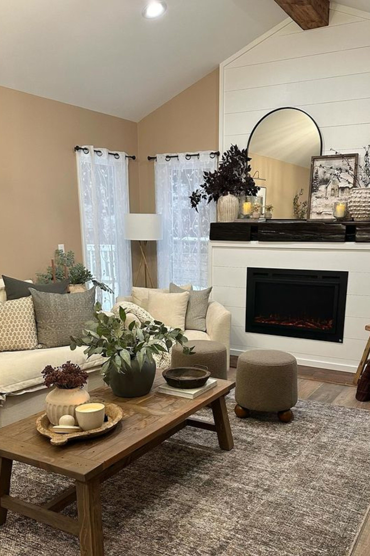 31 Neutral Home Decor Ideas With Pops Of Color For The DIY Decorator